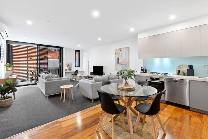 Pier Point 404-waterfront, 2 Bdrm, Parking, New! - Geelong