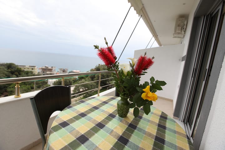Apartment With Sea View-hotel Erviliano - Borsh