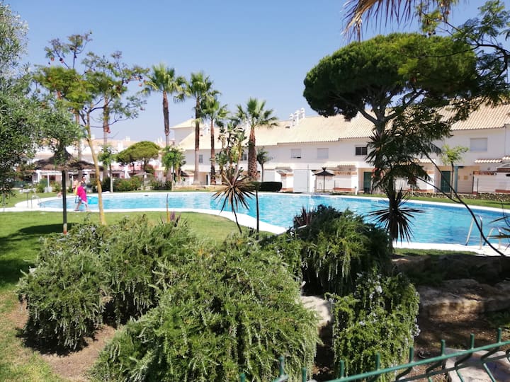 Adosado En La Playa En Nuevo Portil - Huelva