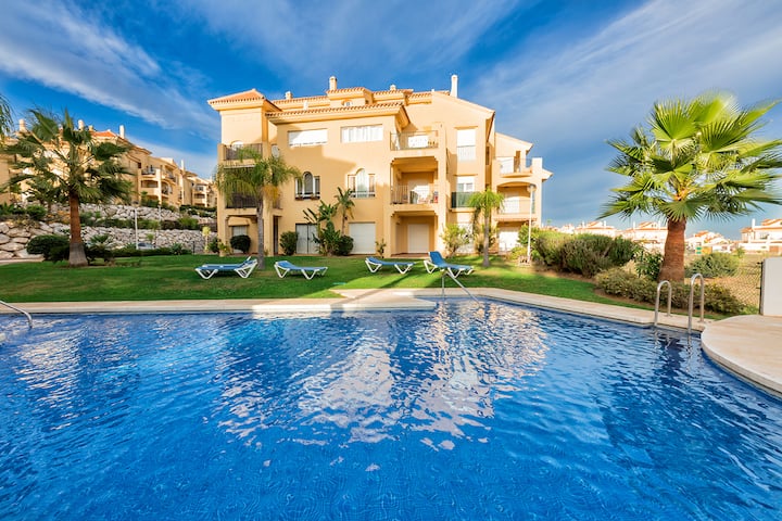 Beautiful Apartment With Pool In Riviera Del Sol - Sitio de Calahonda