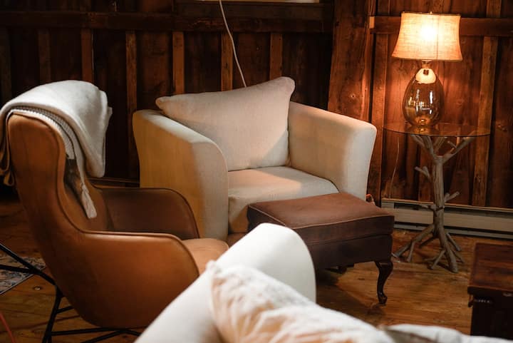 Winery & Vineyard Mill | 1000+ Acres Of Hiking - Plumpton Park Zoo, Rising Sun