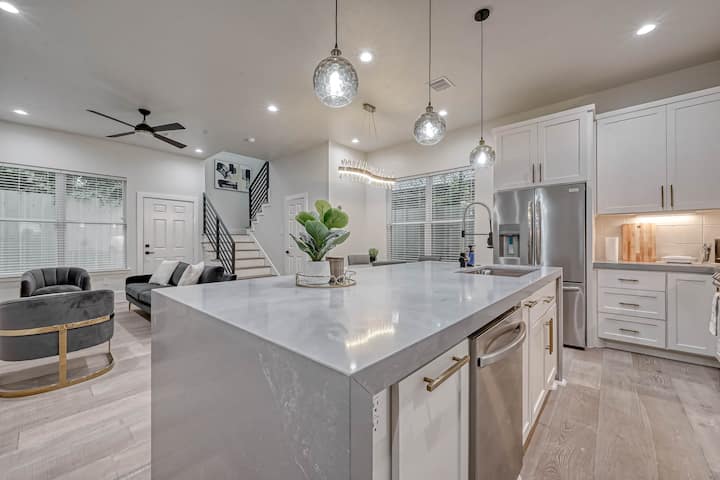 Eado Luxury Home, 3 Bdr 2.5 Bath - Houston, TX