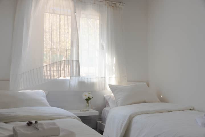 El Bonito Al Pie Del Cerro De La Virgen. - Salta