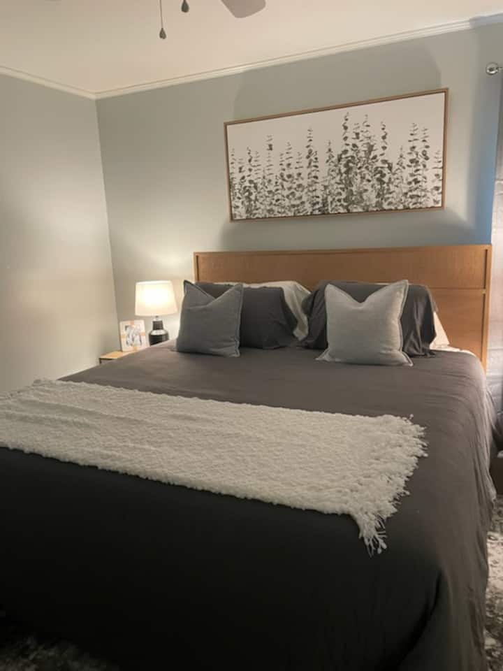 Stylish 2 Br Home In Quiet Neighborhood. - Shreveport