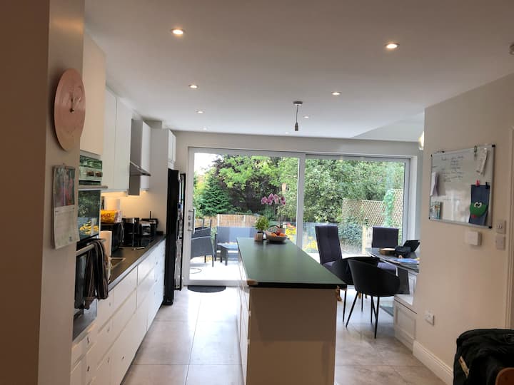 3 Bed Luxury Home Dublin South City. Bus Stop 100m - Dublin
