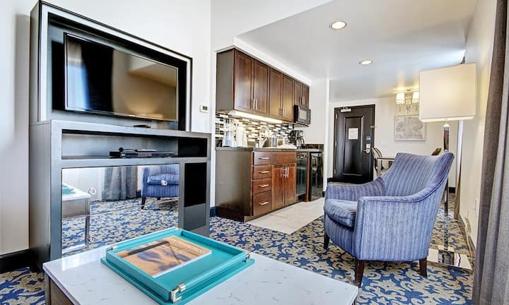 Historic Beautiful 1-bedroom In Financial District - Treasure Island - San Francisco