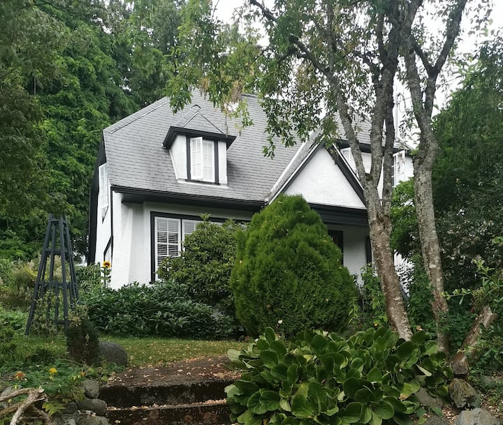 The Boys' Place. - Nanaimo