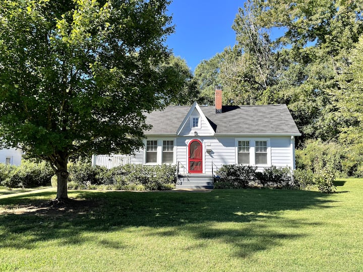 1920s Bungalow - Private Garden, Close To Downtown - Greenville, SC