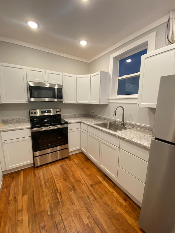 Newly Remodeled Loft Apt B - Thousand Hills State Park, Kirksville