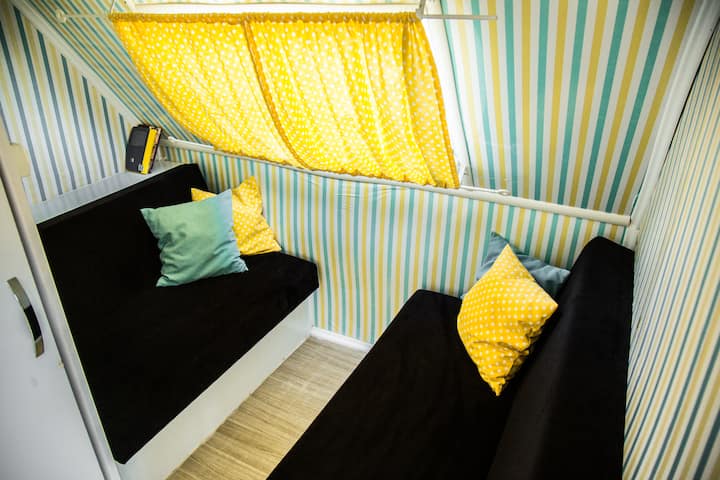 Retro Caravan With Private Gazebo & Swing -