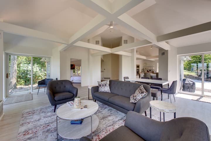 Riverview Retreat: Private Luxury W Cincy Views - Covington, KY