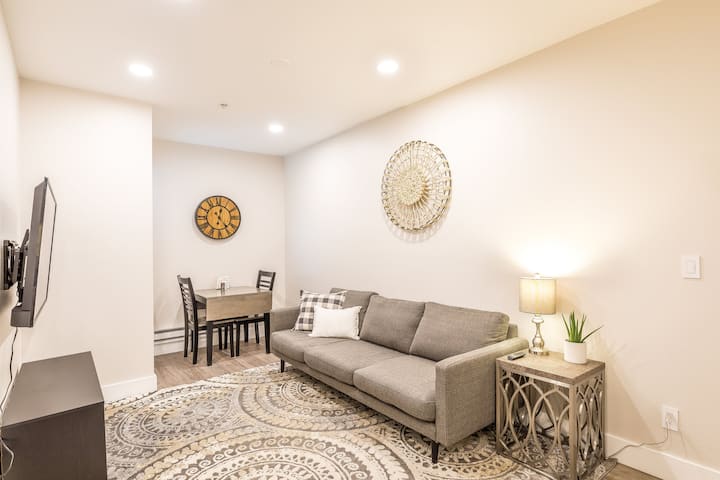 New Remodel Apt Very Fast Wifi - Great Falls, MT