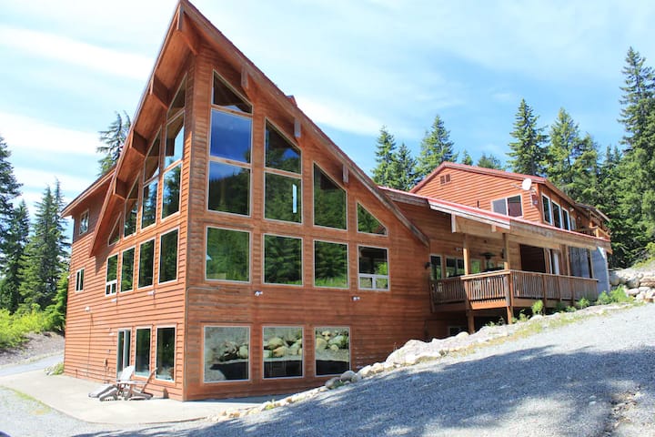 Snoqualmie Pass Lodge - Lake Kachess - Snoqualmie Pass, WA