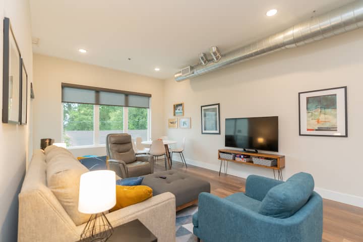 Airy 2 Bd Condo In Vibrant Southside Area - Chattanooga, TN