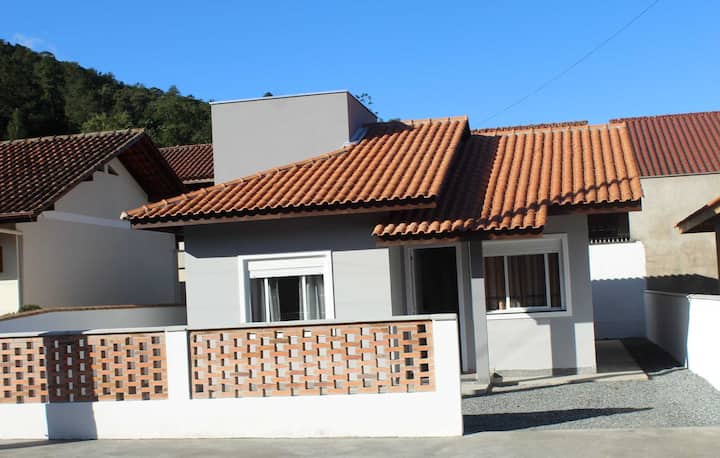 Casatua: Casa 2 Quartos, Tranquila E Aconchegante - Blumenau
