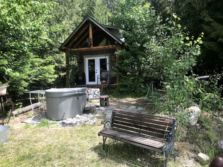 Cozy Mountain Cabin/hot Tub - Round Lake State Park, Sagle