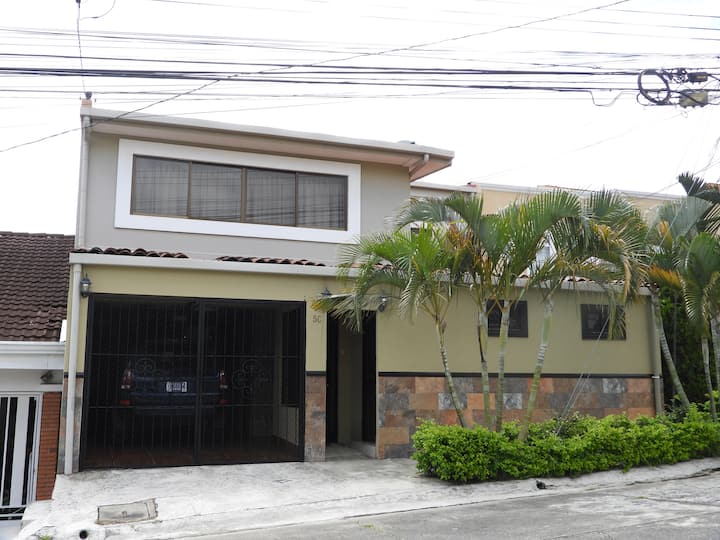 Spacious 4br In Secure Community Near Sjo&san Jose - San José