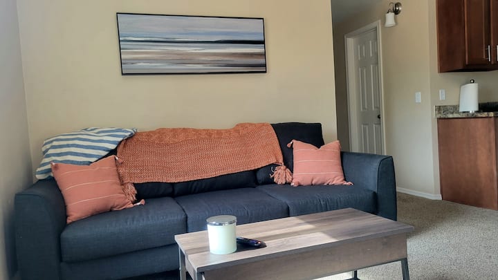 Cozy 2-bedroom Guesthouse With Dedicated Workspace - Oro Valley, AZ