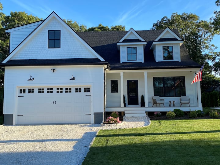 Modern Cape Cod Home Steps To Beach; Pool Access! - Falmouth, MA