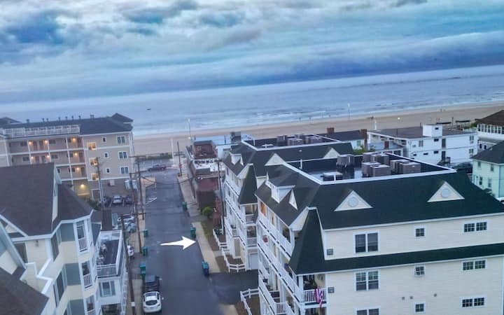 Garage, Steps To Sand, 2br- 3 Beds-2 Bath, Balcony - ハンプトン・ビーチ, NH