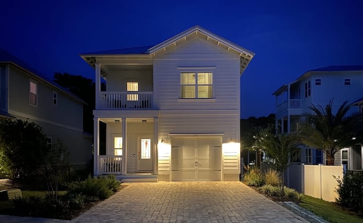 Chic 3-bedroom Near 30a - Walk/bike To Beach - Rosemary Beach, FL