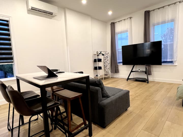 Lofty Studio | Near Train Station | Free W/d - Queens, NY