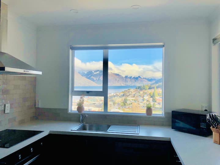 Amazing Panoramic Views, Near The Town Centre! - Queenstown