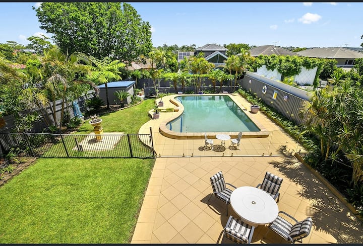 A Substantial Family Treat Close To Beaches & Park - Manly