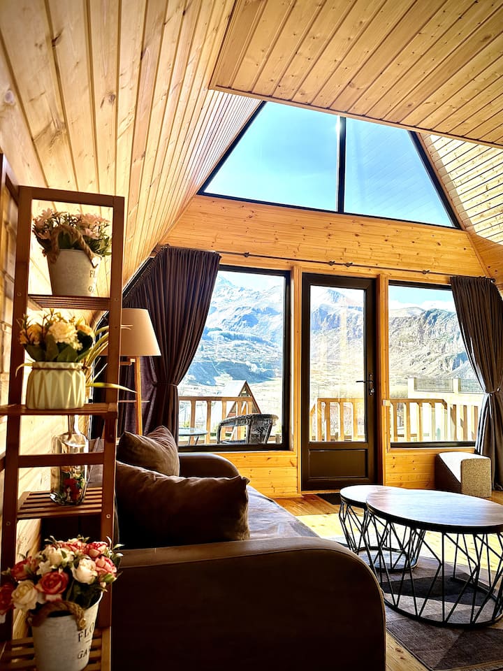 Hillside Cottage Kazbegi - Georgia