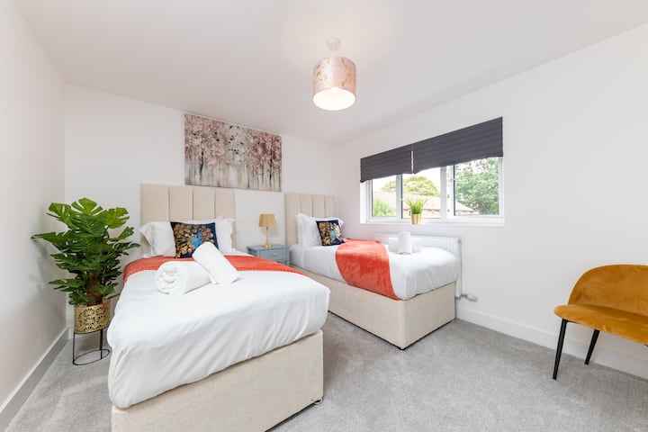 3bed House 2bath In Stevenage Free Parking Wi-fi - Stevenage