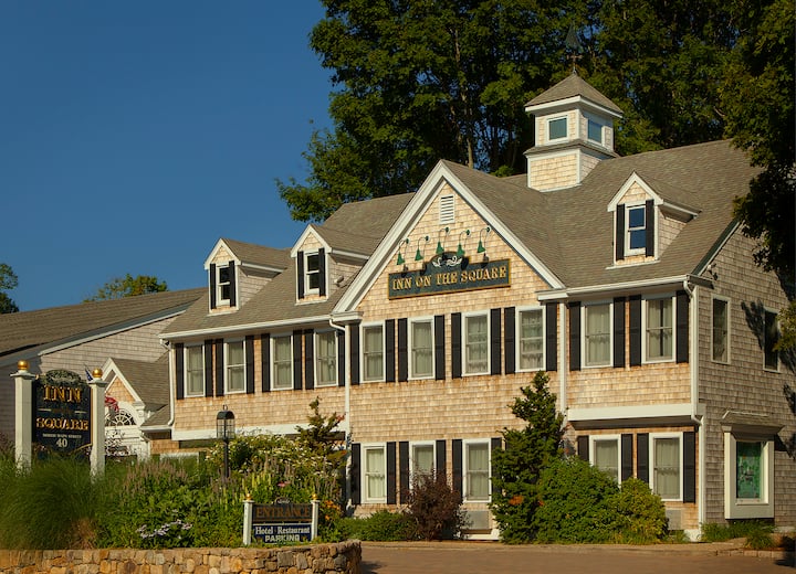 Inn On The Square - King Guest Room - Woods Hole, MA