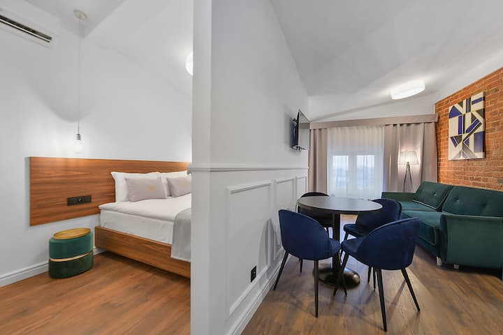 Krzywa Kamienica - Apartament Deluxe 7 Na Poddaszu - Łódź