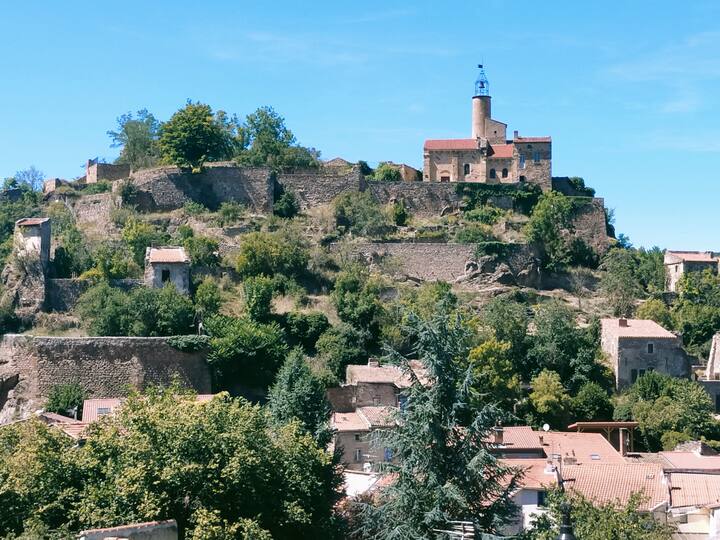 Gite De La Croix Du Bonhomme à Champeix (63) - Issoire