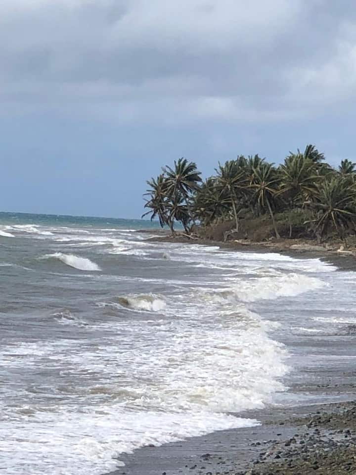 Cozy Beach 3 Bedroom House With Private Parking - Guayama