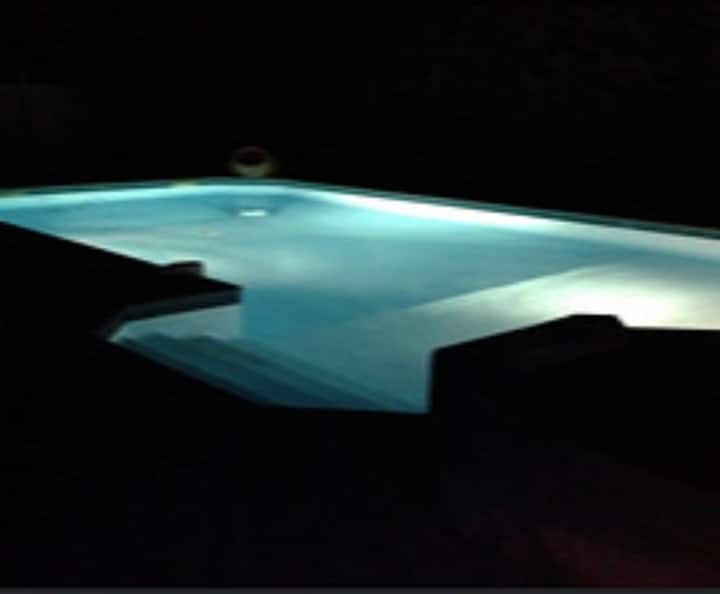 Chambre Avec Piscine Et Cuisine D’été. - Thuir