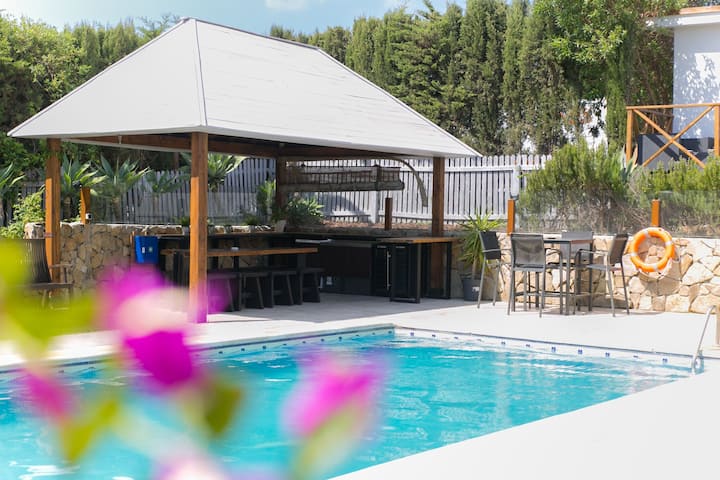 Villa Shanny With Shared Pool - Tarifa