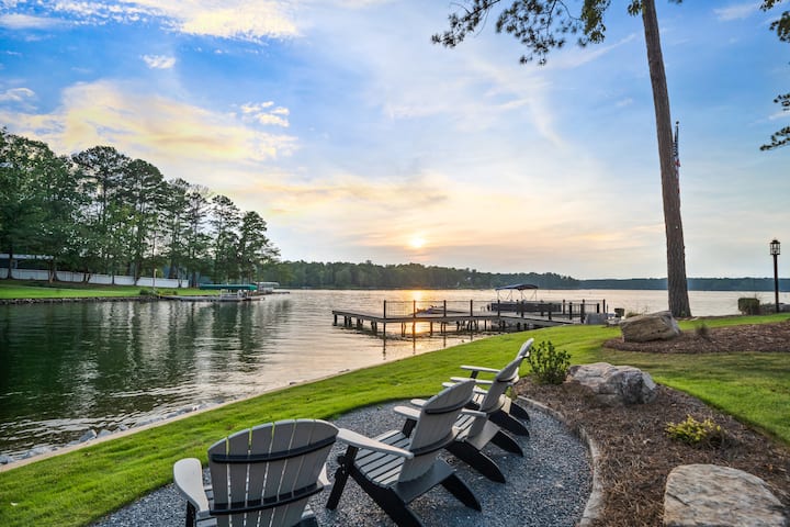 Amazing Pet Friendly Top Side Cottage On The Lake - Lake Oconee, GA