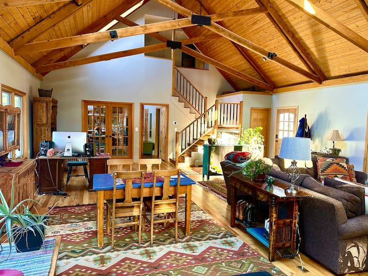 Secluded Mountain Home W/ Giant Great Room & Pond - Evergreen, CO