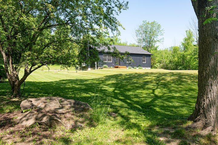 Serene Gardiner Midmod Ranch On 2 Private Acres - Gardiner, NY