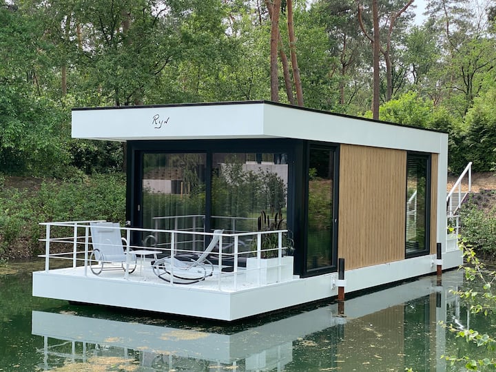 All Inclusive & Wellness In Floating Tiny House - Venray