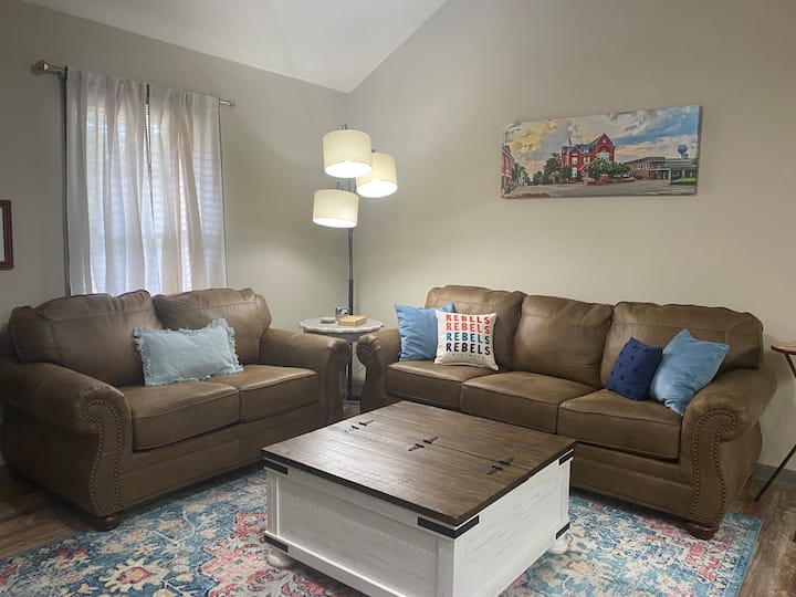 Near Square, Stadium And Mtrade Park - Oxford