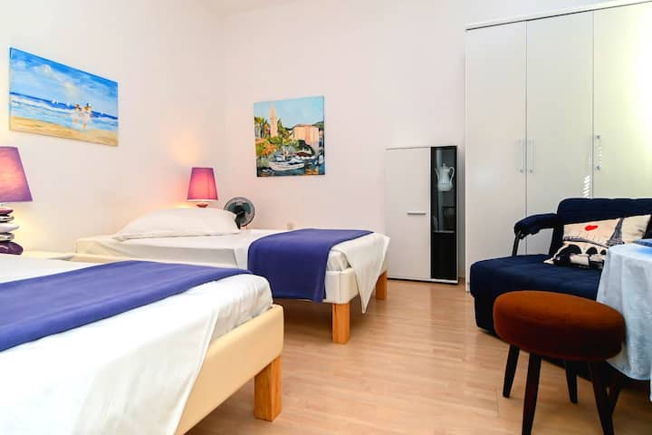 Adorable Private Room For Two With Garden Terrace - Mali Lošinj