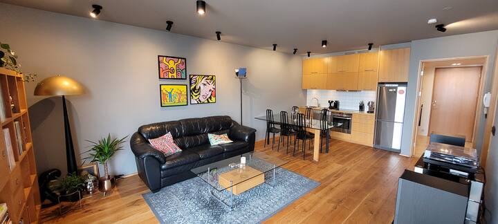 Stylish 1-bedroom Condo In Superb Location - Reykjavík