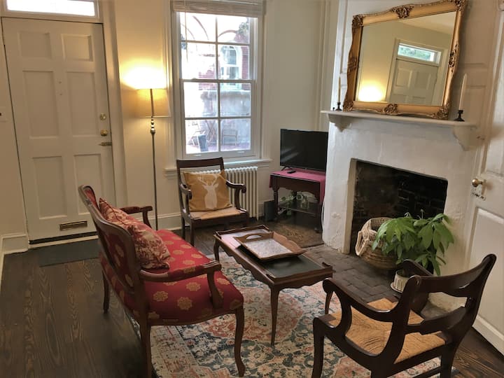 Charming Colonial Cobblestone 3bdr Home Local Host - Filadelfia, PA