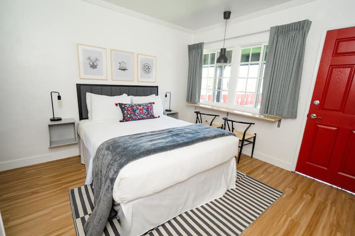 Queen Room In Historic Boutique Motel In Solvang - Solvang, CA