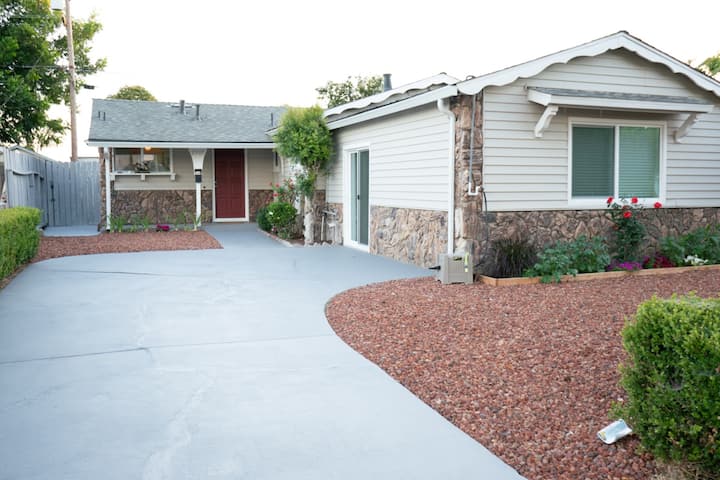 Like New 4br 2ba Home Near Fairgrounds San Jose - サンノゼ