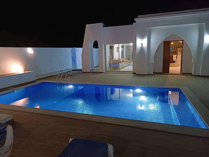New Luxury Villa With Pool & Garage Quite Place - Djerba