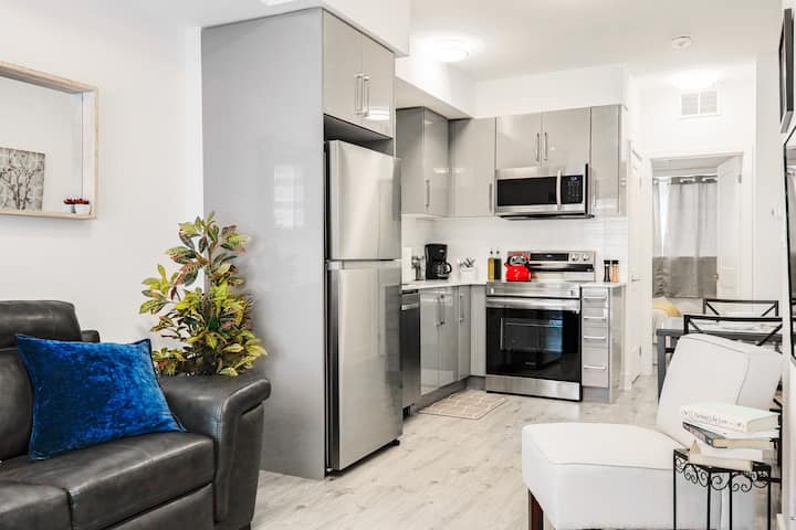 Modern Niagara Falls Condo - Niagara Falls