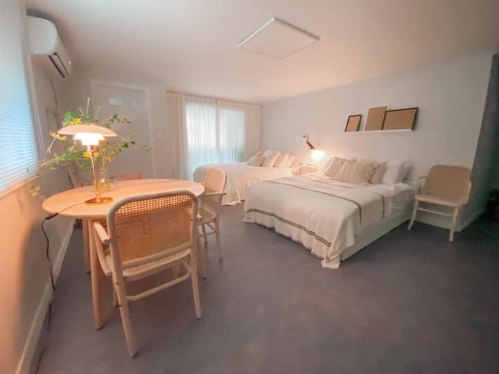 Designer's Beautiful Home / 편한침대와 최고급침구 - Seúl