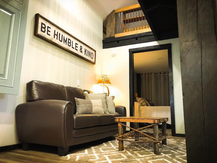 Peaceful And Cozy Farmhouse Loft - Homer, NY